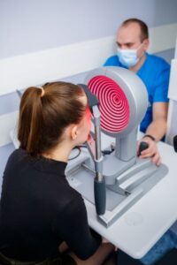 TOPOGRAFIA CORNEANA: O MAPA DA SUPERFÍCIE DA CÓRNEA.